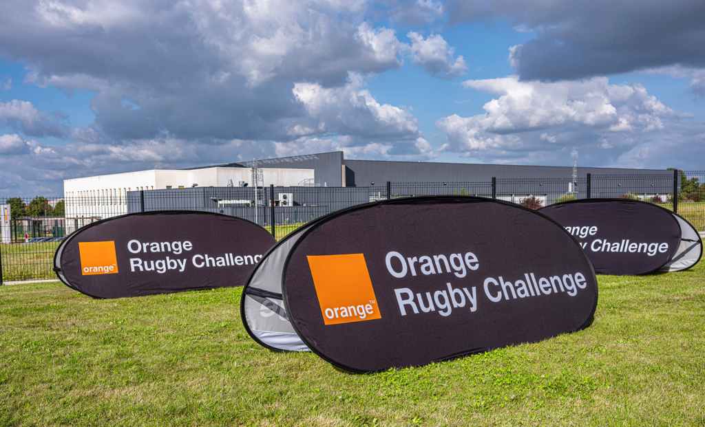 Horizontal A Frame – So Communication